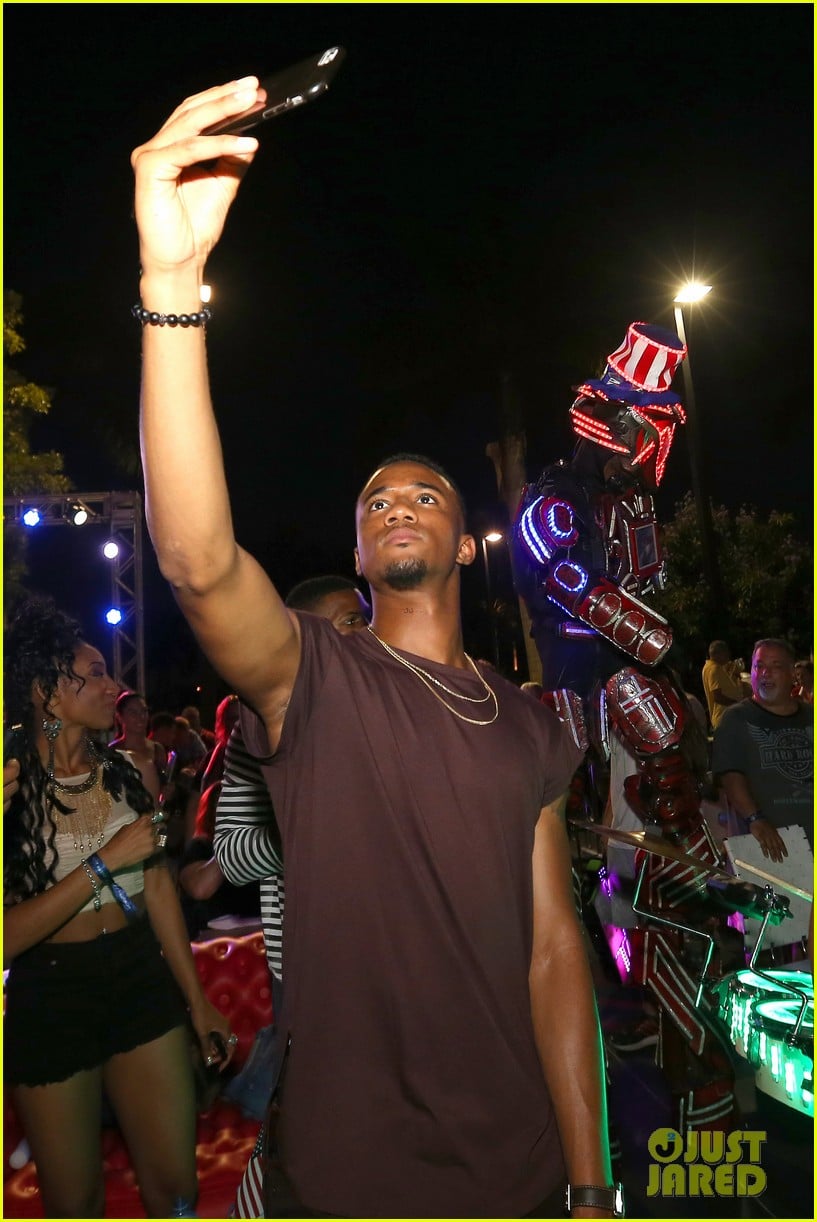 Jessie Usher Joins 'Survivor's Remorse' Cast In NYC For Season 3 Press - Watch Trailer!: Photo ...