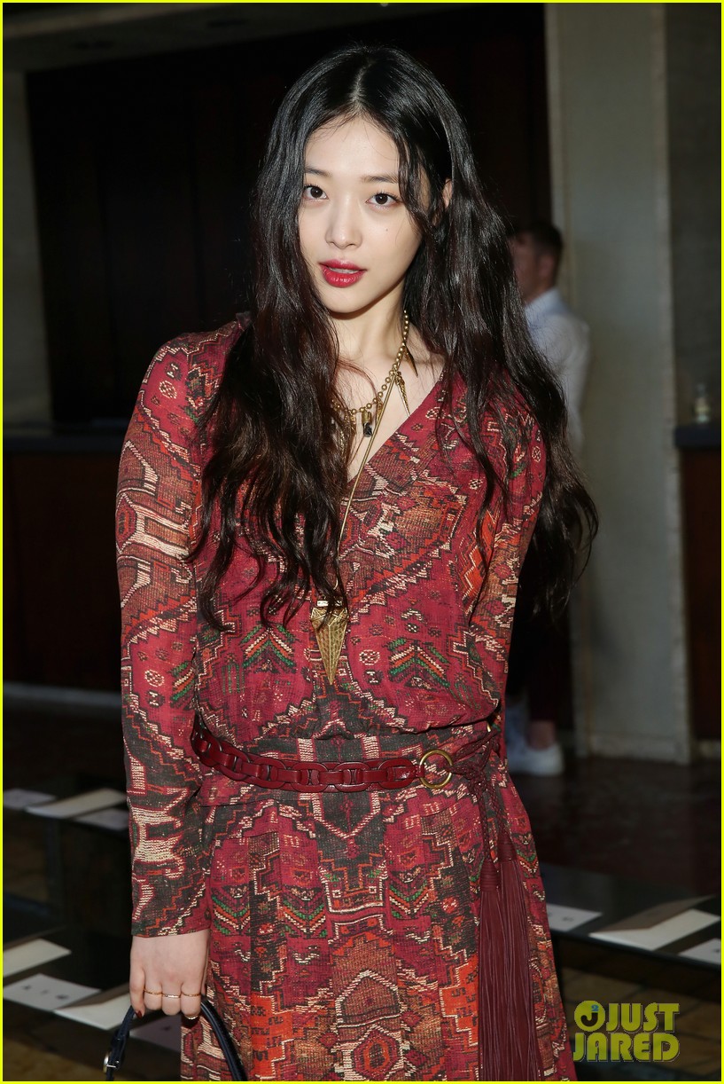 Sulli Dead K Pop Star And Actress Dies At 25 Photo 4370687 Rip Sulli Pictures Just Jared 