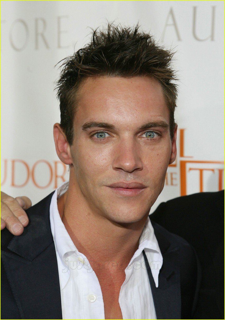 Rhys Meyers: It's Good To Be The King: Photo 73291 | Jonathan Rhys ...