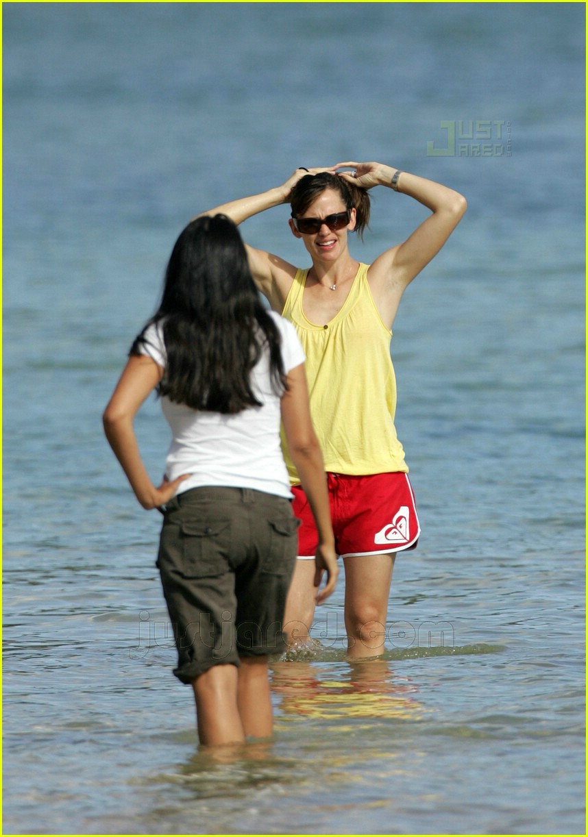 Jennifer Garner: Daughters' Day @ the Beach: Photo 447881 | Ben Affleck ...