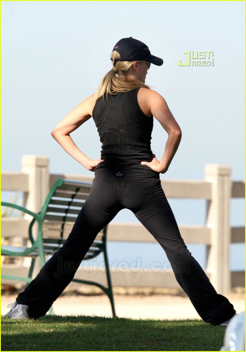 Witherspoon's Upside Down Workout: Photo 587481 | Reese Witherspoon ...