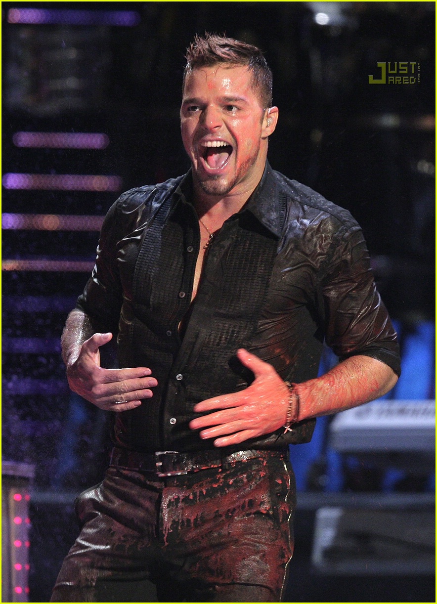 Ricky Martin @ Latin Grammys 2007: Photo 719951 | Ricky Martin Pictures ...