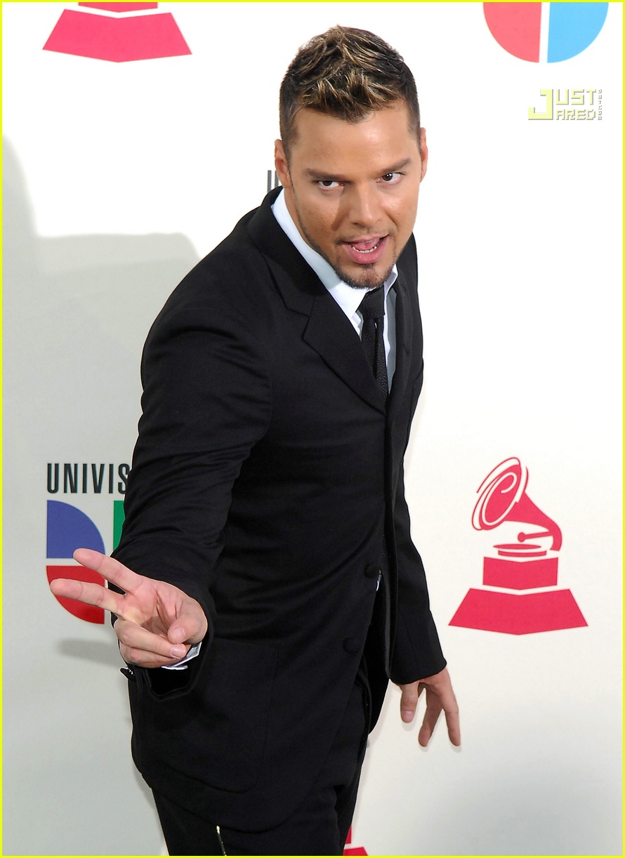 Ricky Martin @ Latin Grammys 2007: Photo 720021 | Ricky Martin Pictures ...