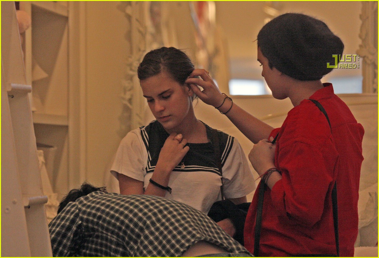 The Willis Sisters Shop For Sheets: Photo 764711 | Bruce Willis ...