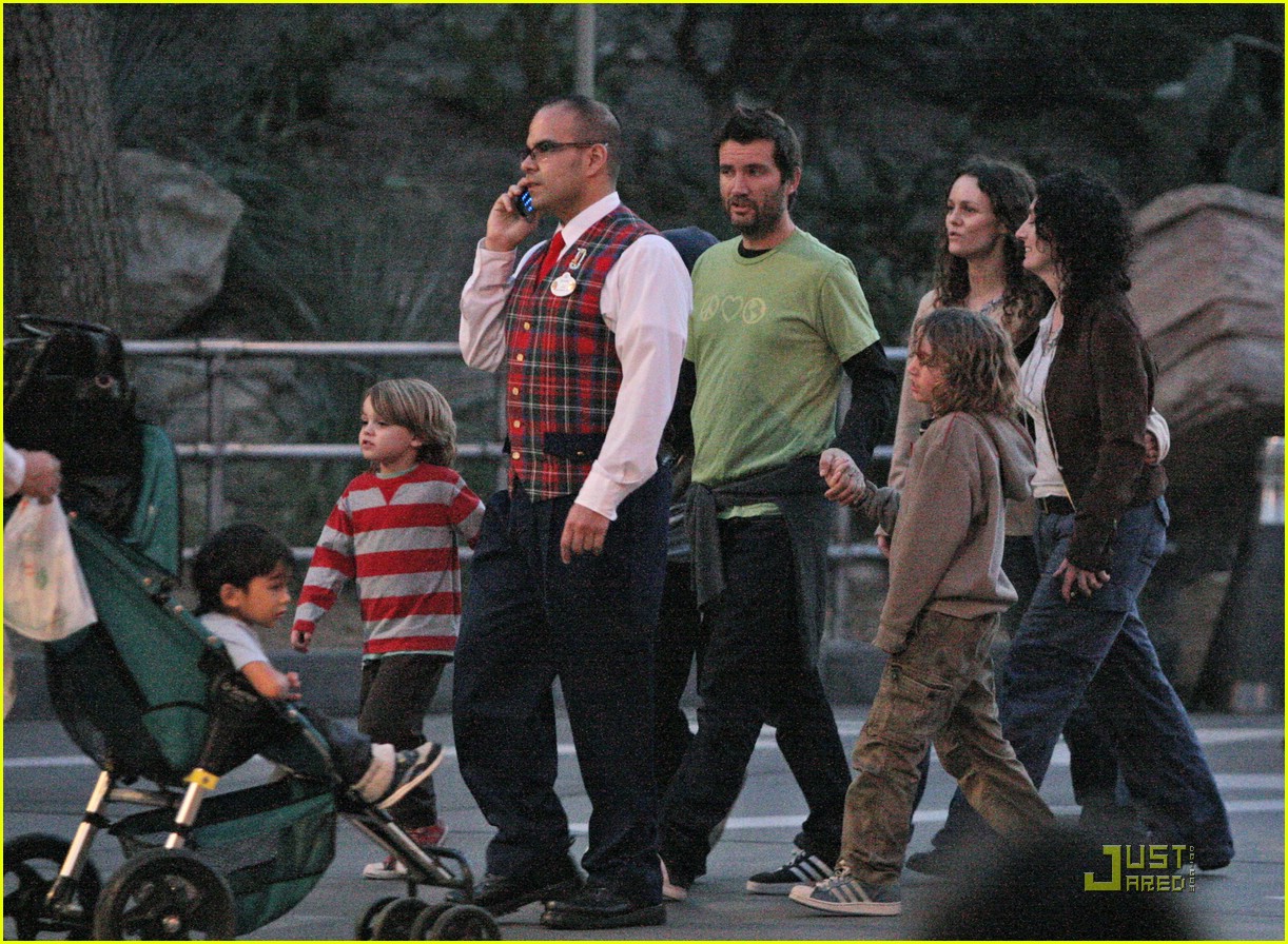 Johnny Depp's Kids Do Disneyland: Photo 926111 | Celebrity Babies, Jack ...