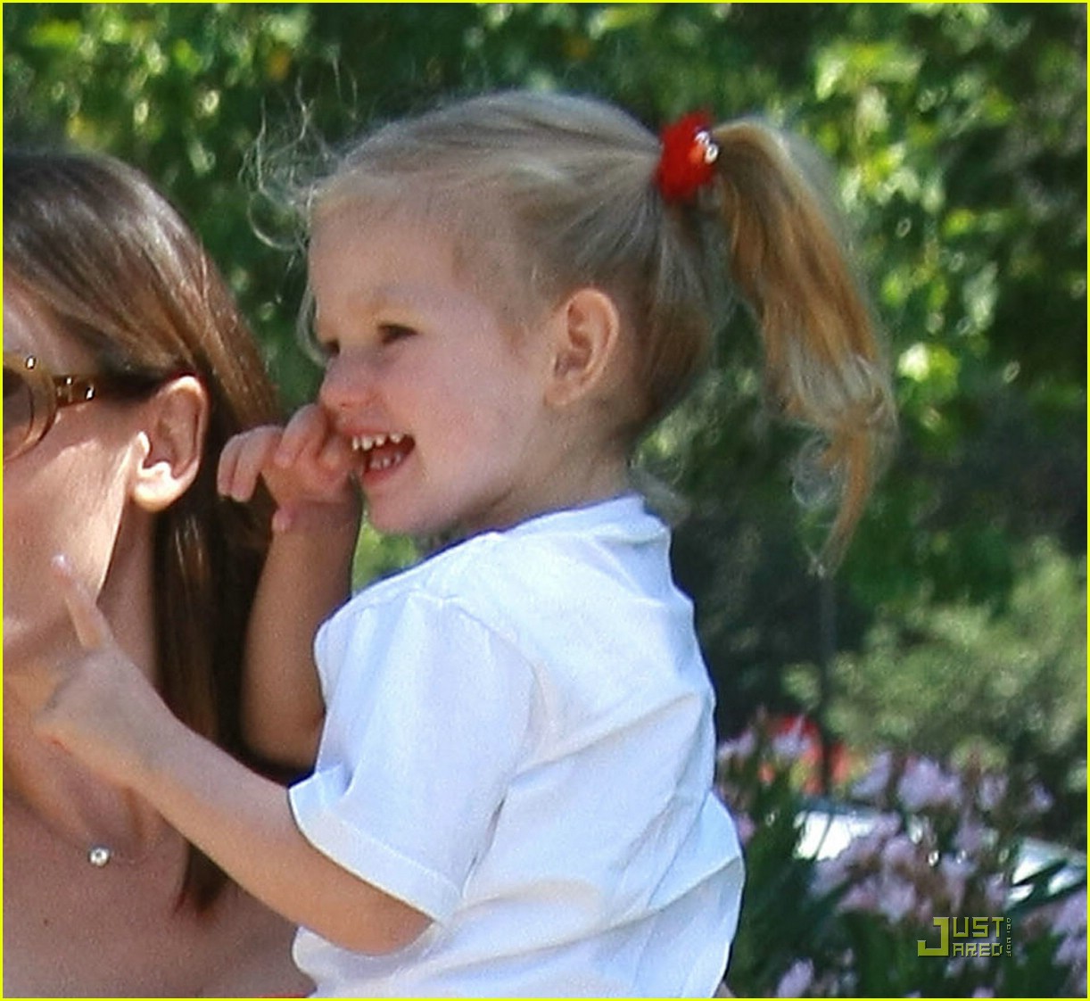 Violet Affleck Has Flower Power: Photo 1334791 | Ben Affleck, Celebrity ...