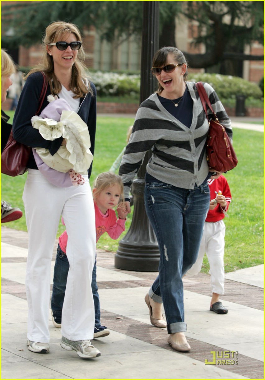 Violet Affleck: Higher and Higher!: Photo 1792481 | Ben Affleck ...