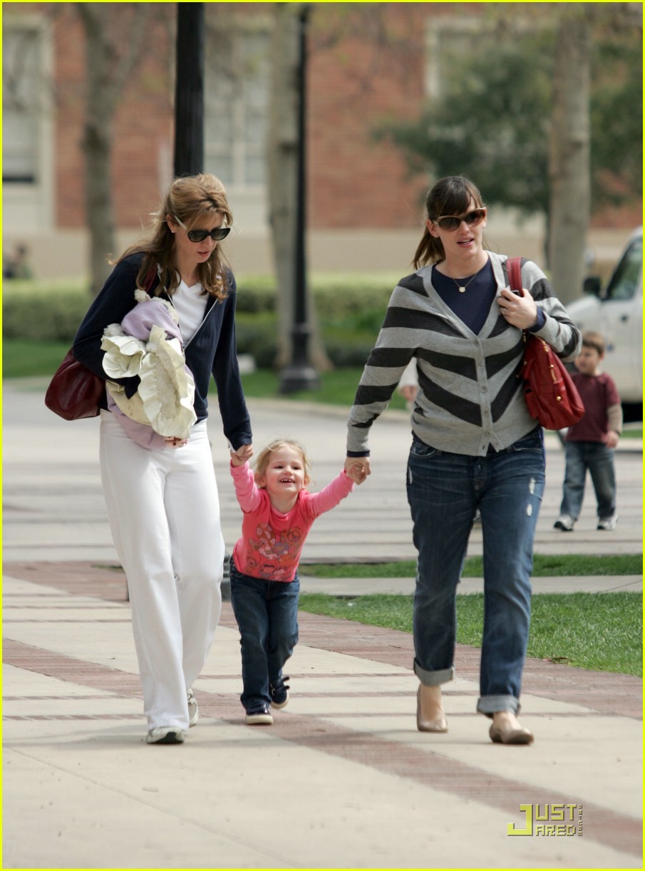 Violet Affleck Height