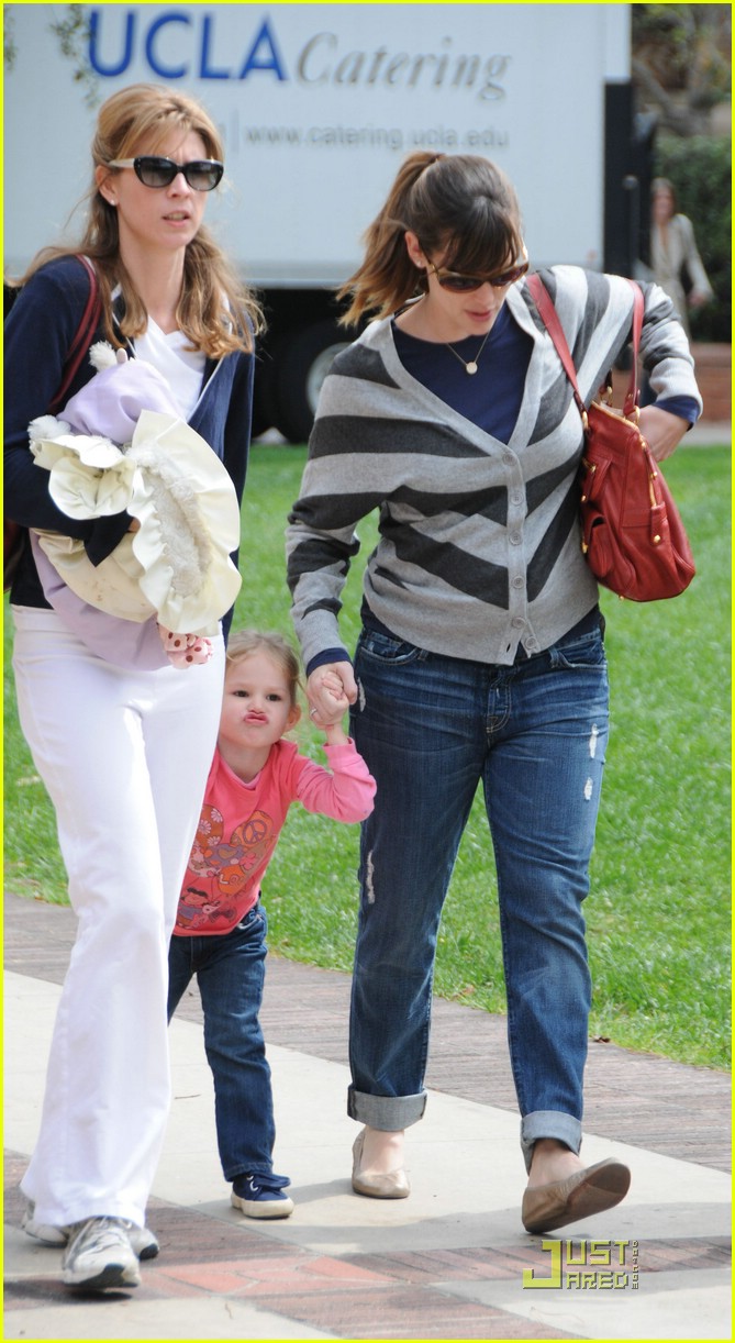 Violet Affleck: Higher and Higher!: Photo 1792551 | Ben Affleck ...