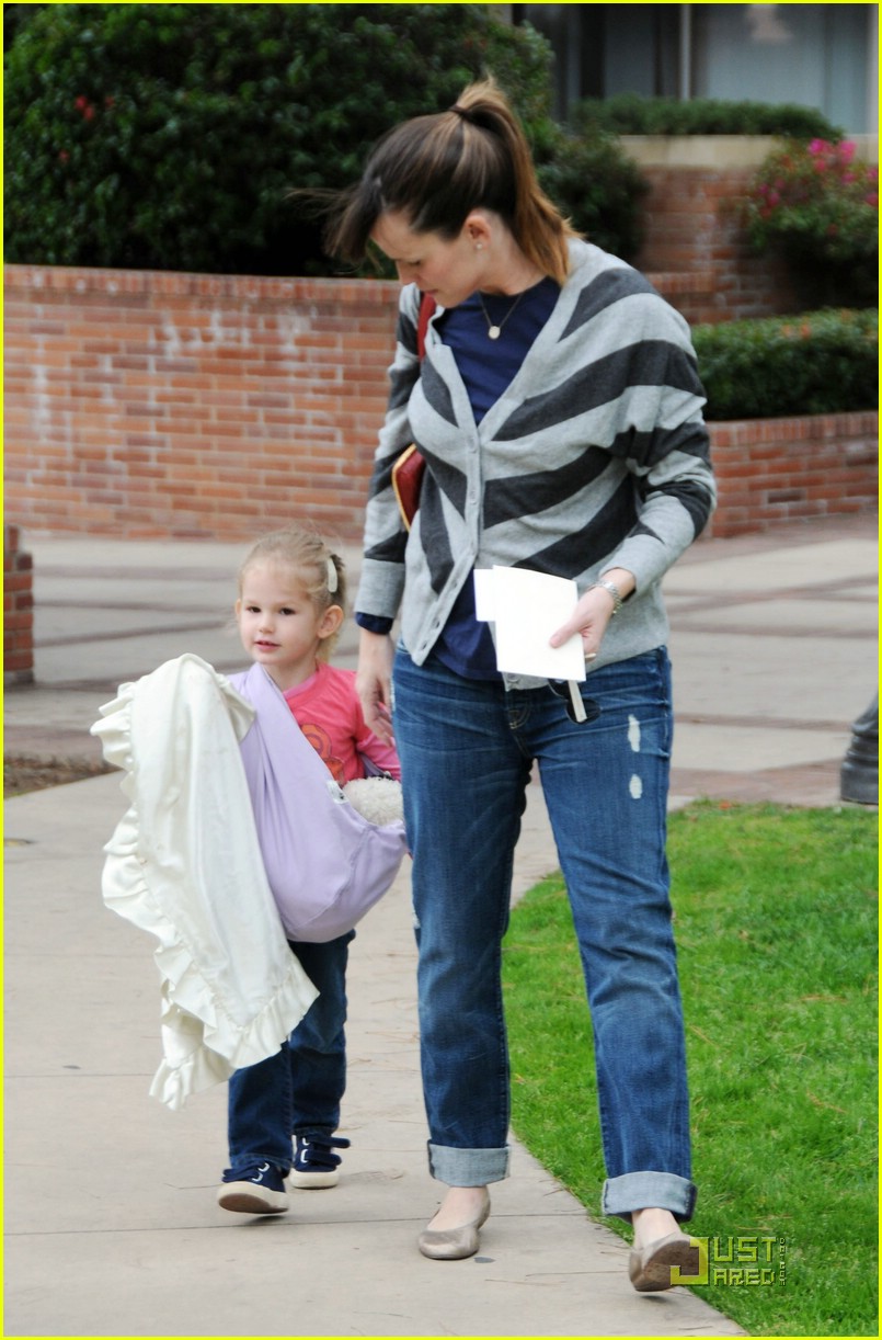 Violet Affleck: Higher and Higher!: Photo 1792561 | Ben Affleck ...