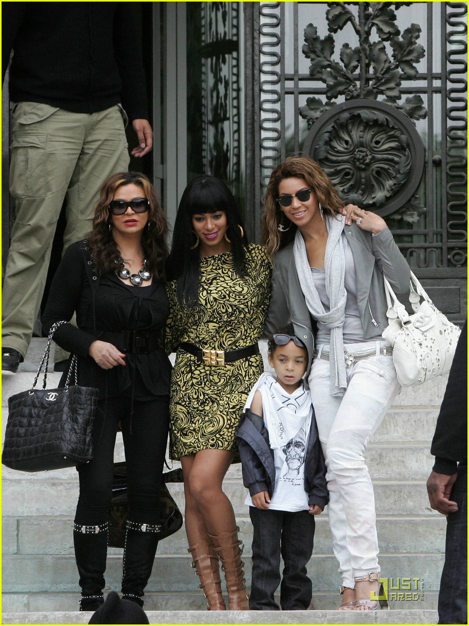 Beyonce & Sister Solange Take Paris: Photo 1899871 | Beyonce Knowles ...