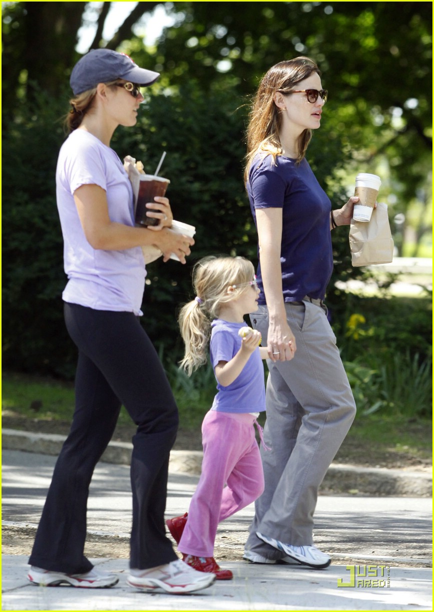 Violet Affleck is Sunglasses Sweet: Photo 1985961 | Ben Affleck ...