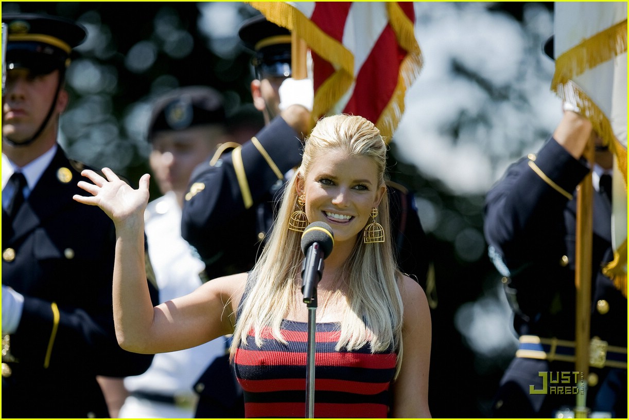 Jessica Simpson Sings For Tiger Woods: Photo 2025341 | Jessica Simpson ...