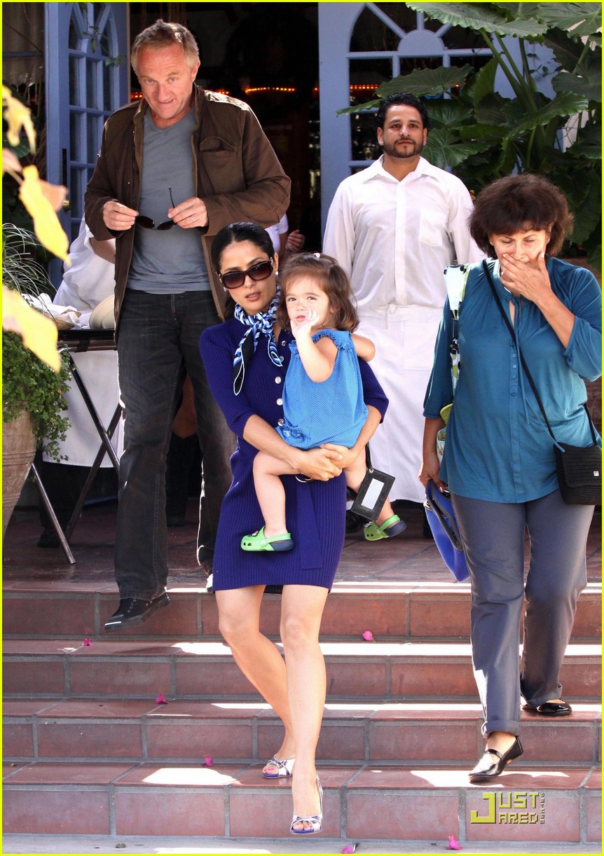 Valentina Pinault Loves Friends And Family: Photo 2212861 | Celebrity ...