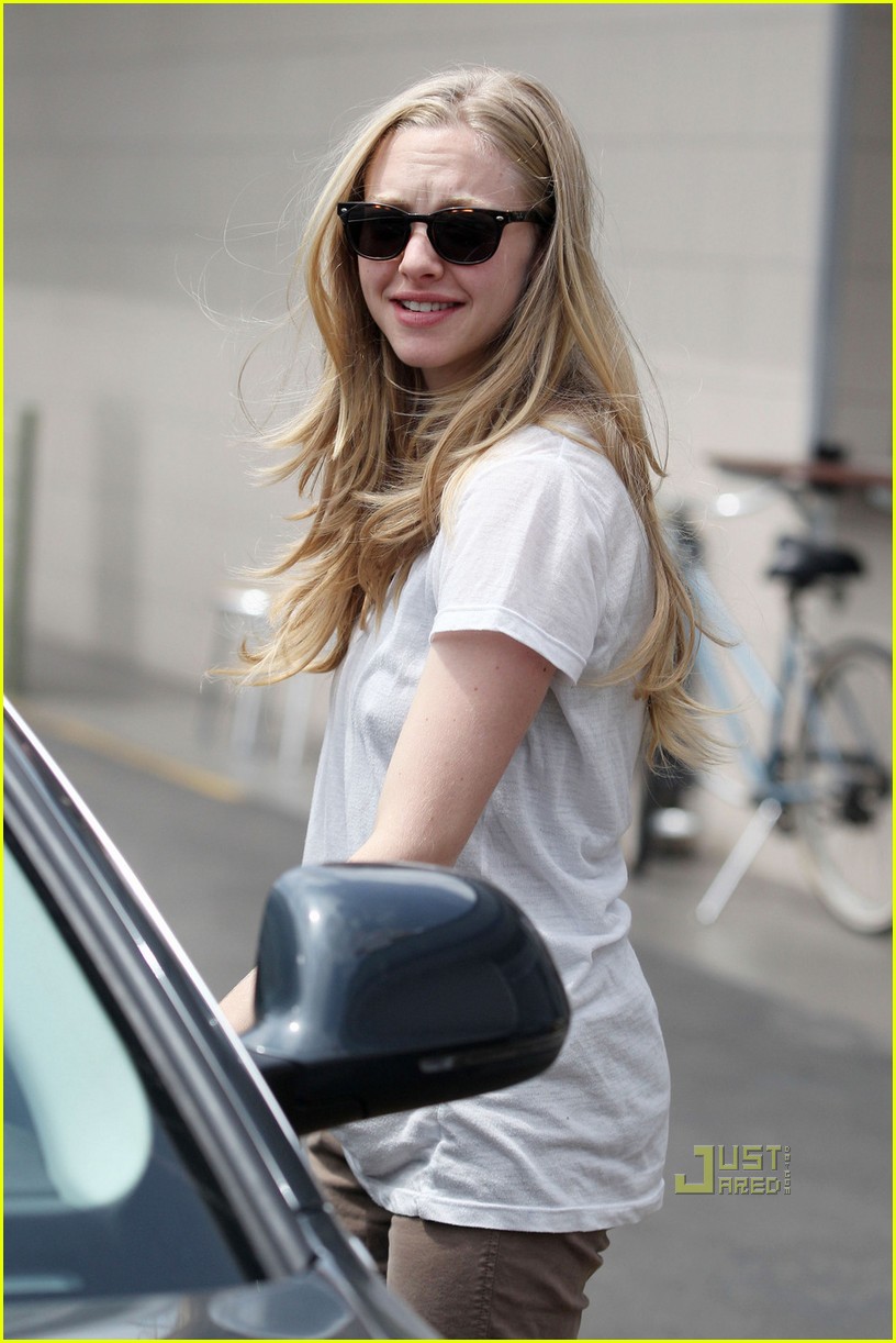 Amanda Seyfried & Dominic Cooper: Back Together?: Photo 2458044 ...