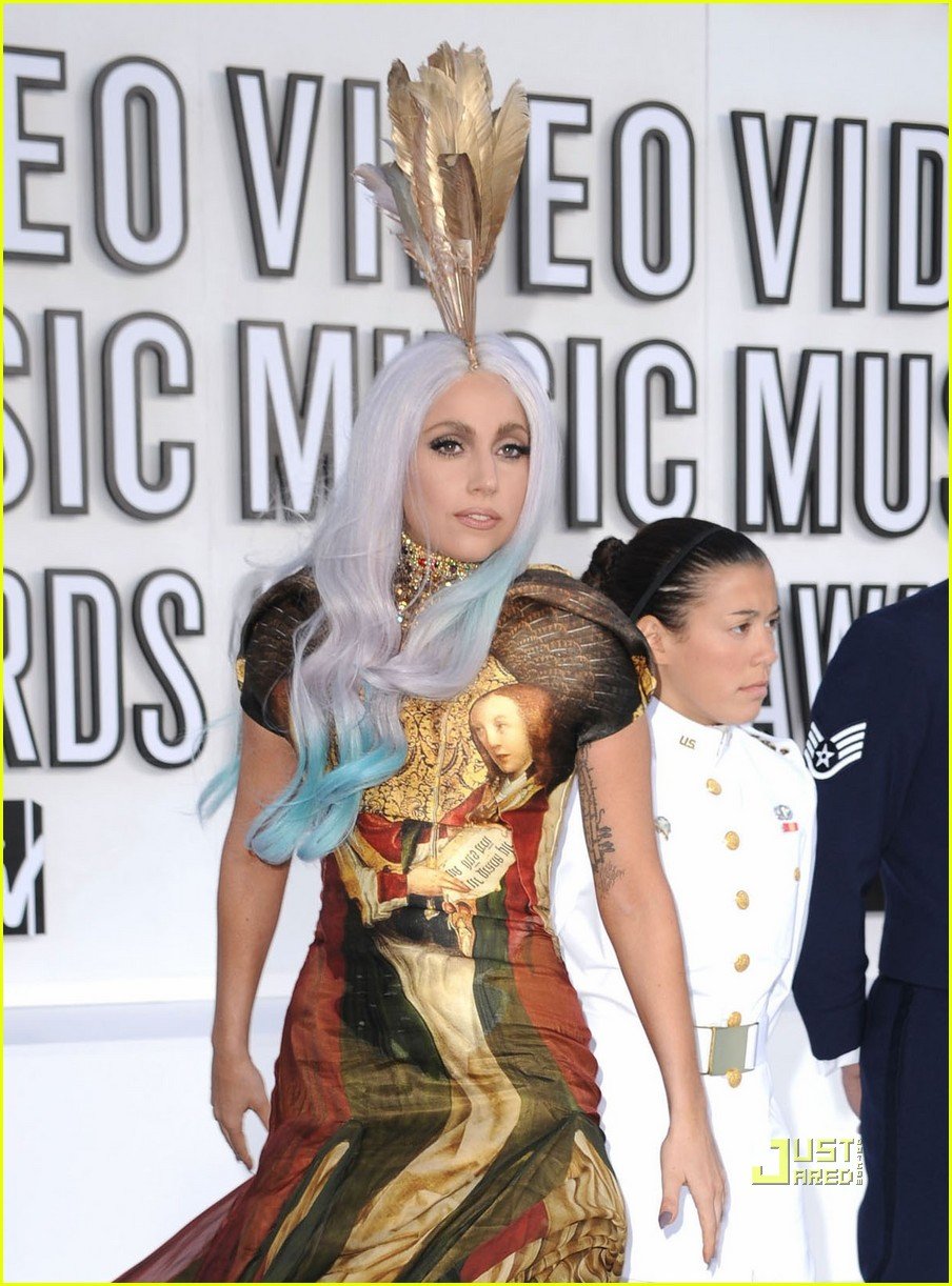 Lady Gaga - MTV VMAs 2010 Red Carpet: Photo 2479559 | 2010 MTV VMAs ...