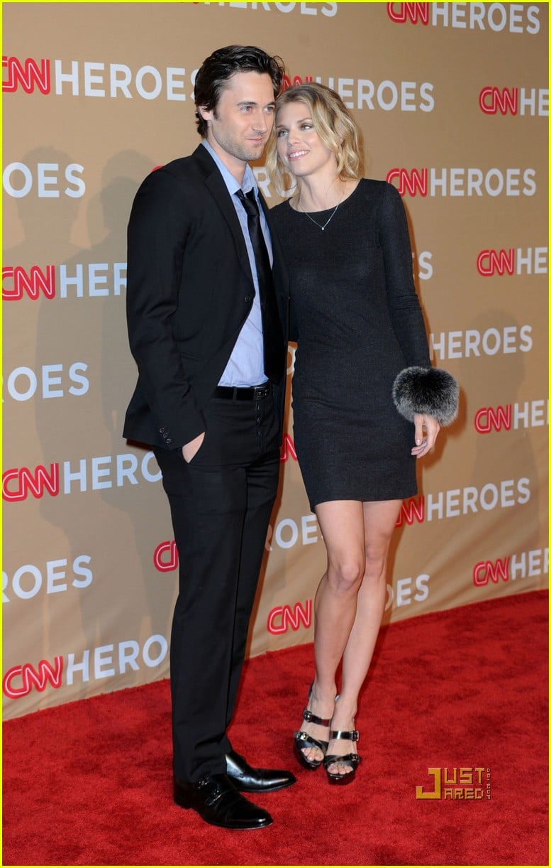 Ryan Eggold Married Wife Dating Girlfriend Height Body Measurements