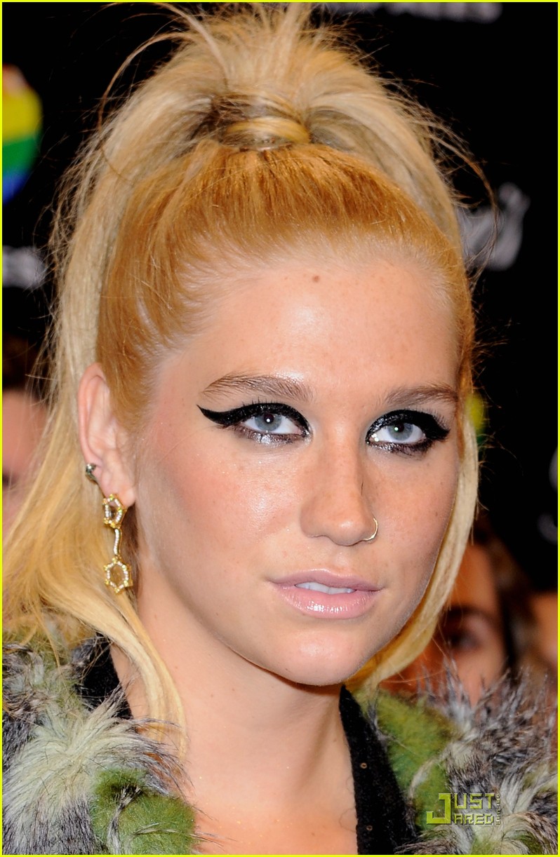 Ke$ha: Ponytail at Principales Awards: Photo 2502674 | Kesha Pictures ...