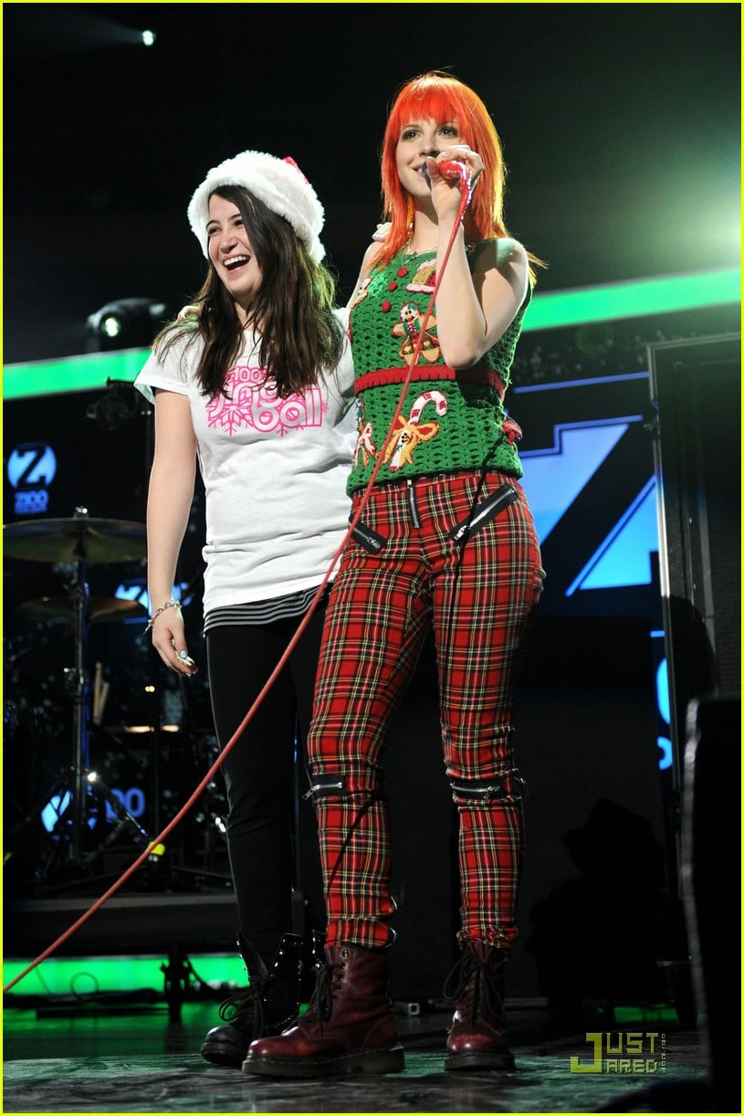 Hayley Williams: Z100 Jingle Ball 2010 with B.o.B!: Photo 2502609 | B.o ...