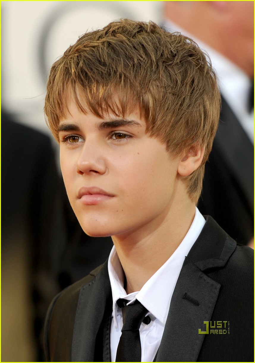 Justin Bieber - Golden Globes 2011 Red Carpet: Photo 2511988 | 2011 ...