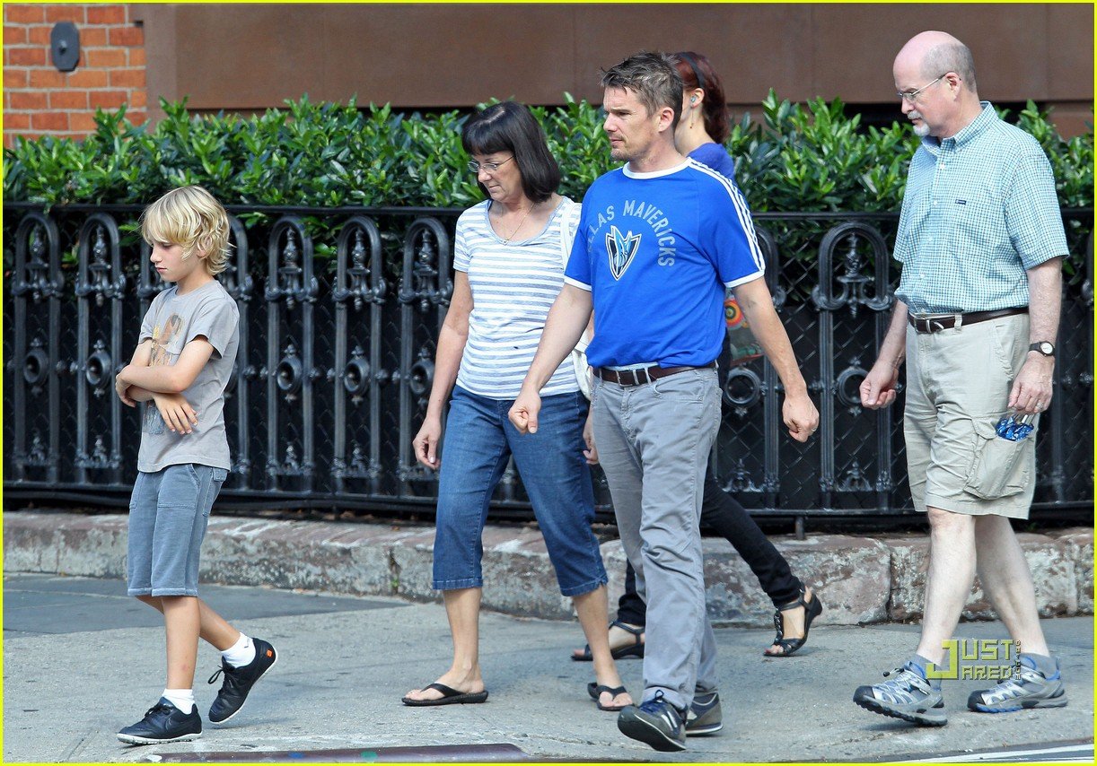 Ethan Hawke: Family Day in NYC!: Photo 2571350 | Celebrity Babies ...