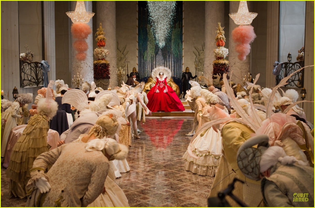 Julia Roberts as Snow White's Evil Queen - First Look!: Photo 2588273 ...
