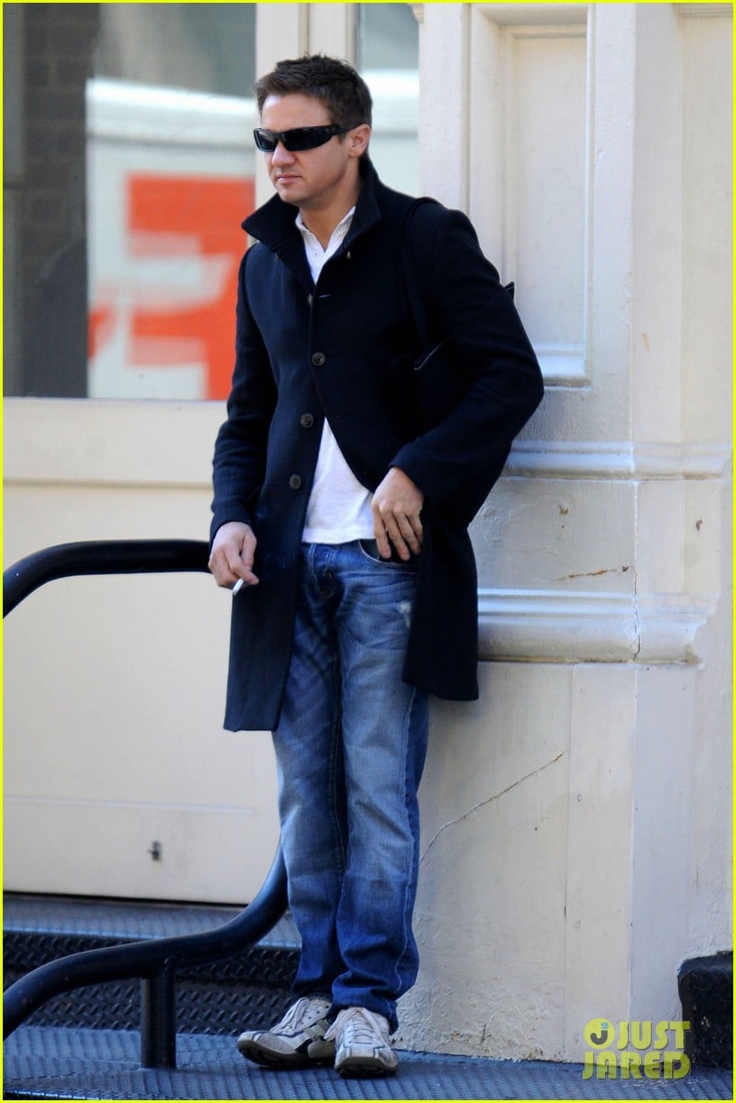 Jeremy Renner: Chelsea Lunch Break: Photo 2597698 | Jeremy Renner ...