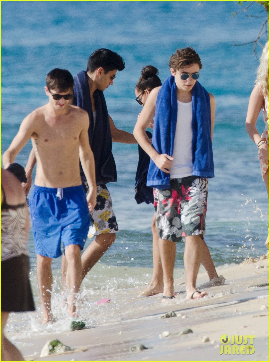 Max George: Shirtless with The Wanted!: Photo 2612945 | Jay McGuiness ...