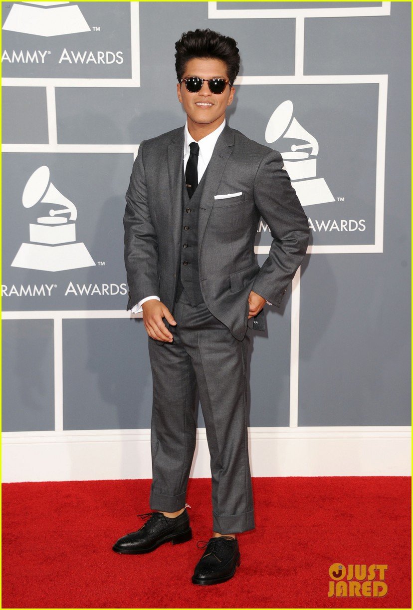 Bruno Mars - Grammys 2012 Red Carpet: Photo 2628168 | 2012 Grammy ...