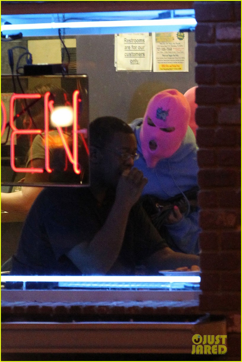 Vanessa Hudgens: 'Spring Breakers' Robbery Scene!: Photo 2639414 ...