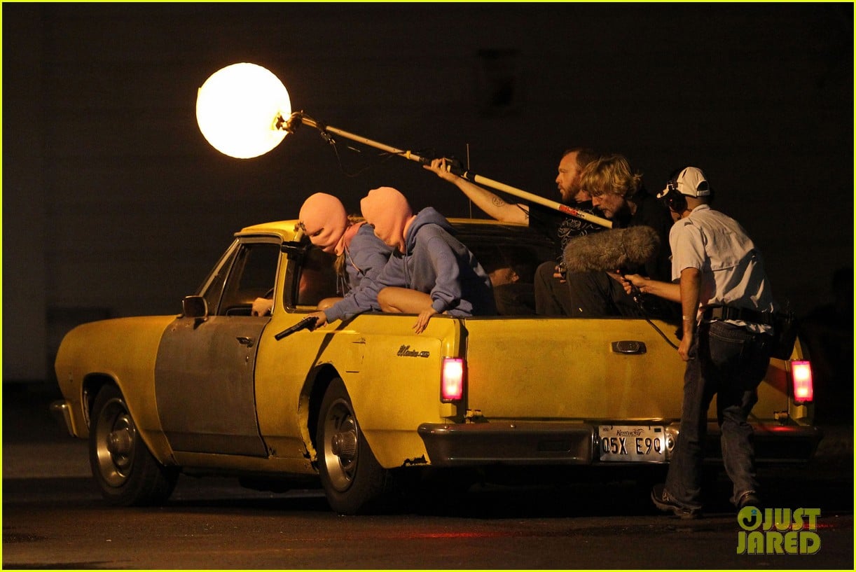 Vanessa Hudgens: 'Spring Breakers' Robbery Scene!: Photo 2639426 ...