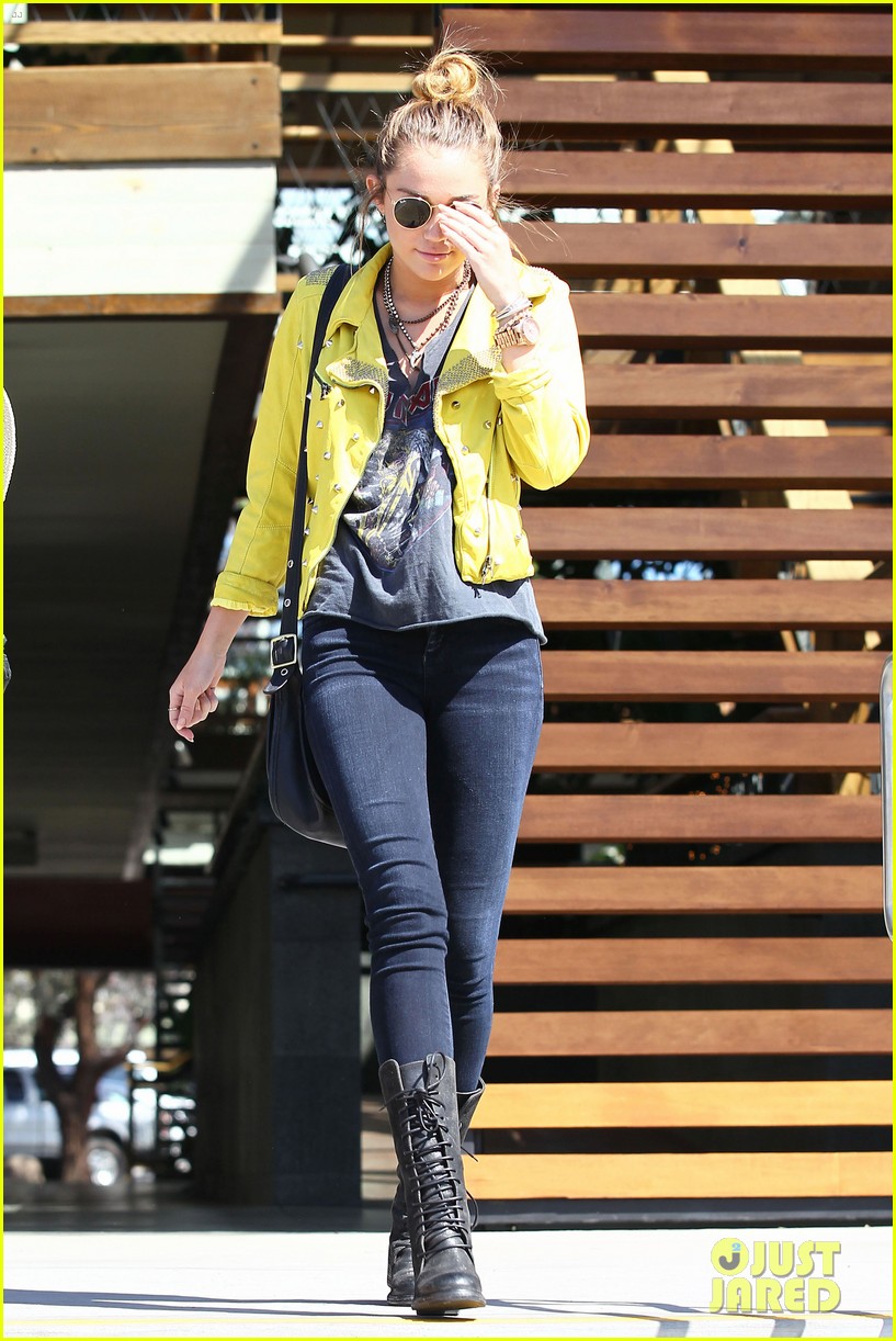 Miley Cyrus & Demi Moore: 'LOL' Official Trailer!: Photo 2647441 ...