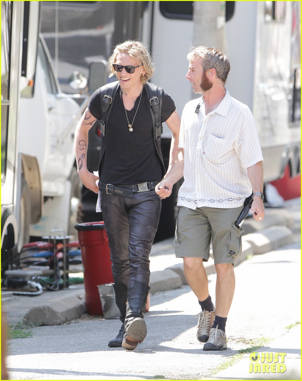 Jamie Campbell Bower E Robert Sheehan