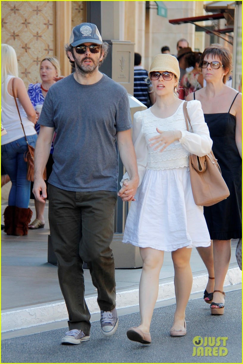 Rachel McAdams & Michael Sheen Hold Hands at the Grove: Photo 2697533 ...