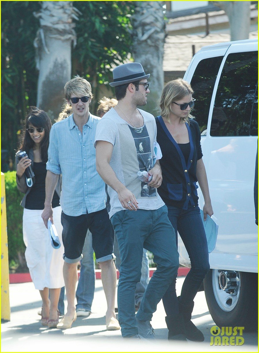 Roger Bart Boyfriend