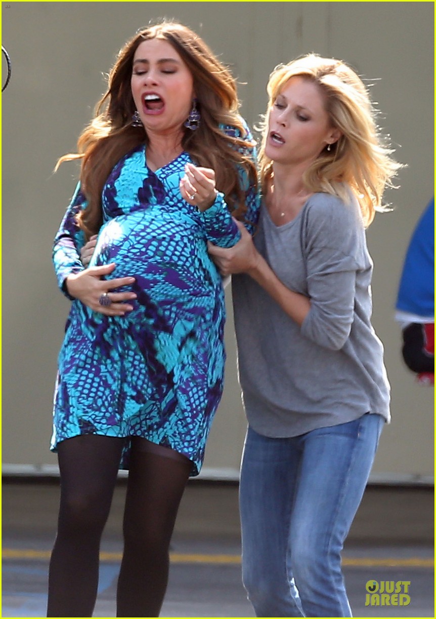 Sofia Vergara: Fake Baby Bump on 'Modern Family' Set: Photo 2735779 ...