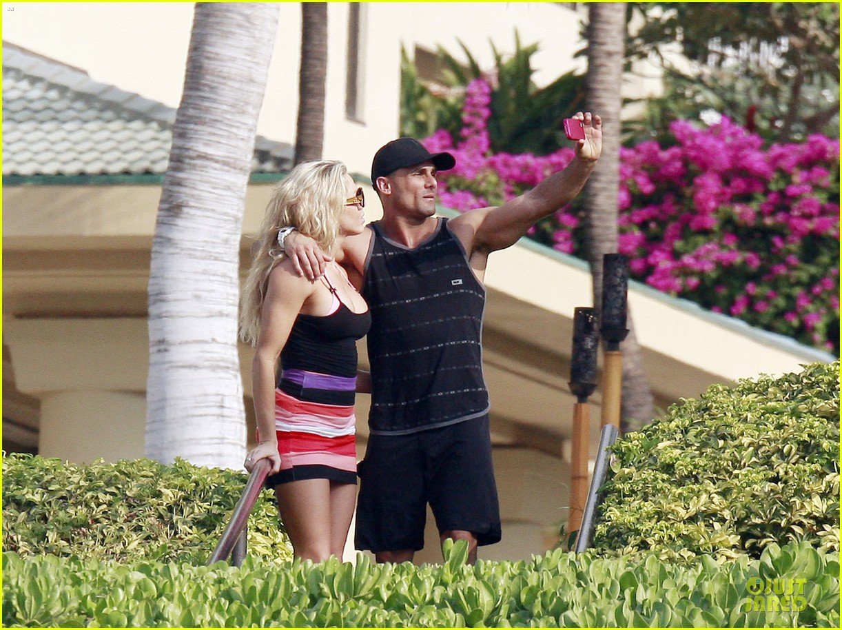Jeremy Jackson: Shirtless with Loni Willison in Maui!: Photo 2783405 ...
