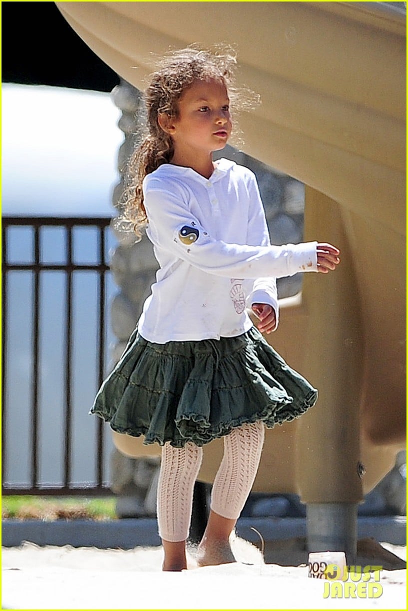 Gabriel Aubry: Park Playtime with Nahla!: Photo 2858345 | Celebrity ...