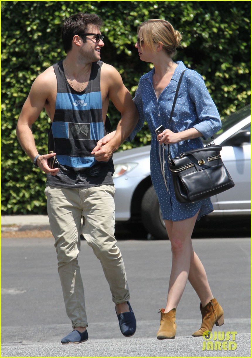 Josh Bowman And Amy Winehouse Dating Josh Bowman Packs on PDA With ...