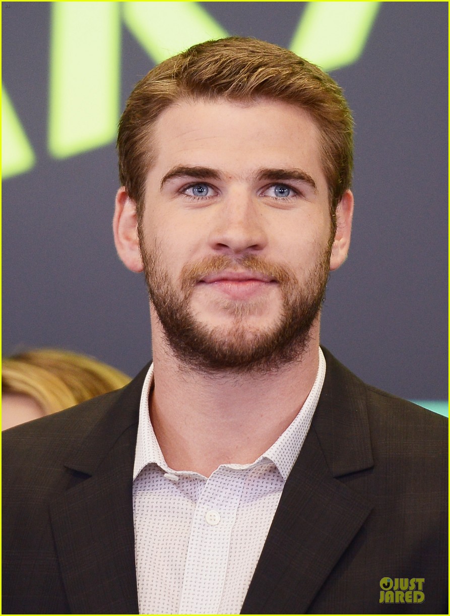 Liam Hemsworth: I Was Pranked Shooting 'Paranoia' Love Scene!: Photo ...