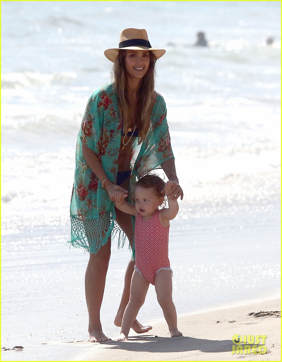 Jessica Alba Displays Toned Bikini Body for Family Beach Day!: Photo ...