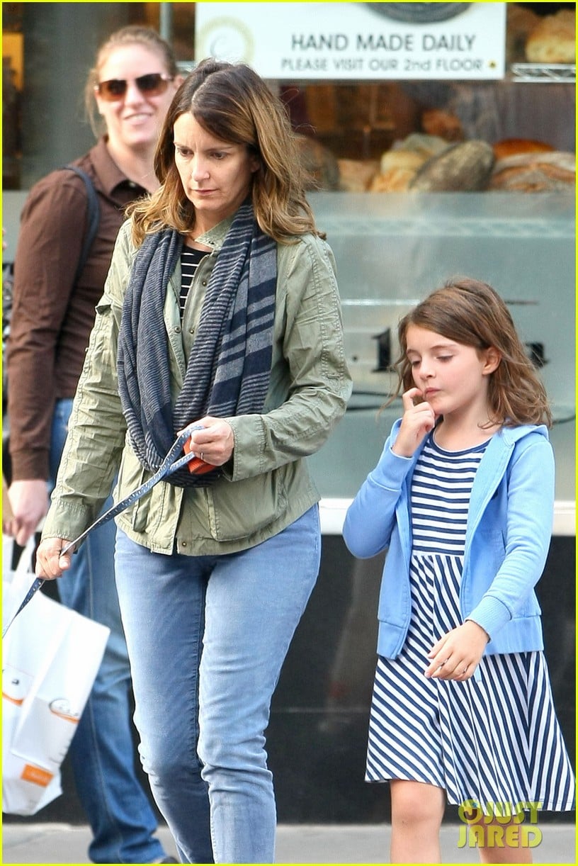 Tina Fey Steps Out with Daughter Alice After 'SNL' Episode: Photo ...