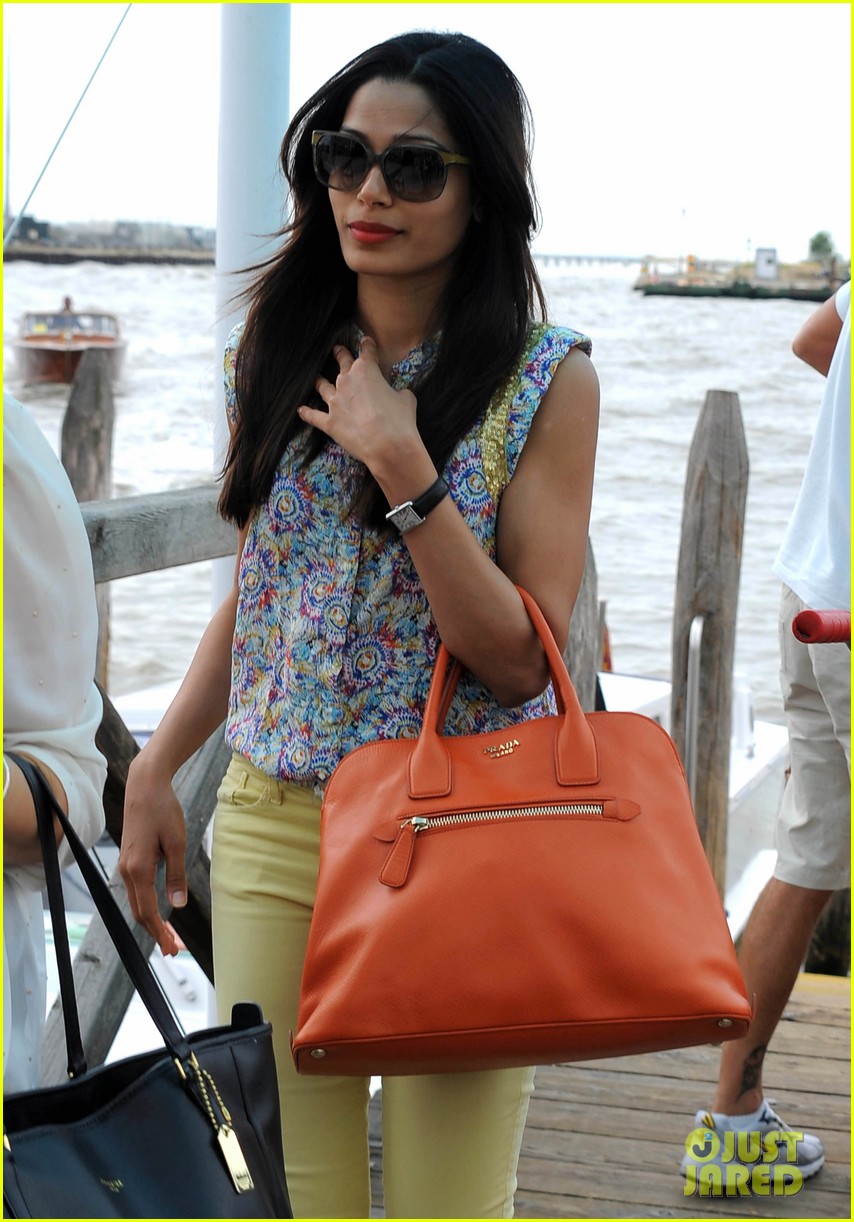 Freida Pinto, Gabby Union & Dwayne Wade arrive @ water Taxi - Venice ...
