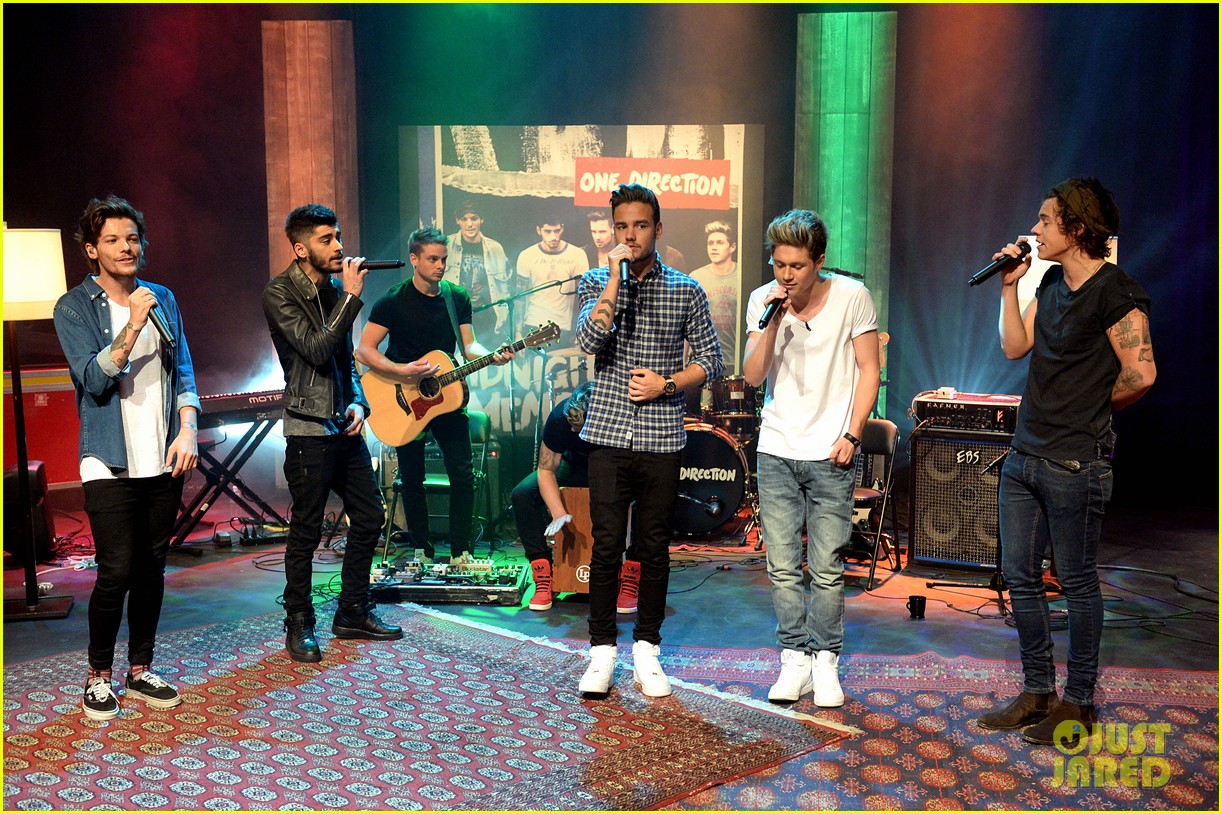 One Direction Celebrates 1D Day, Preview 'Through the Dark'!: Photo ...