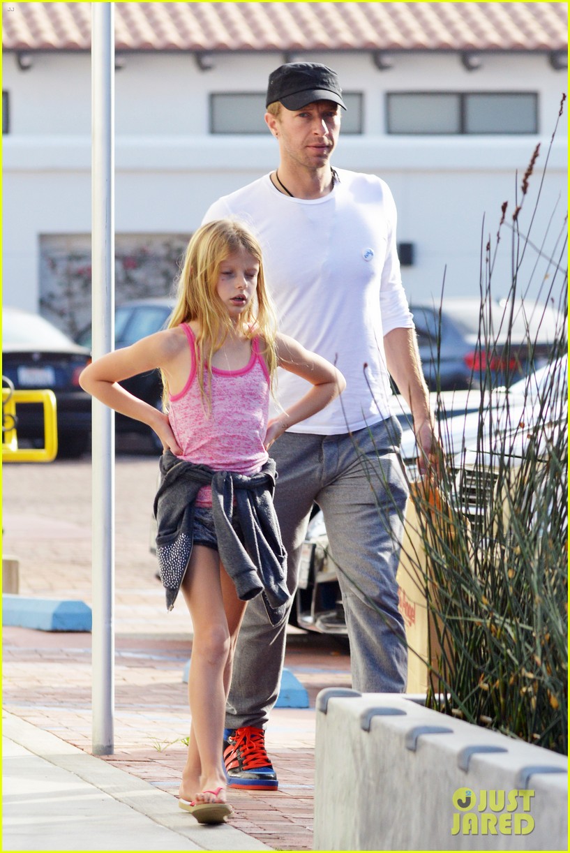 Chris Martin: Father-Daughter Day with Apple!: Photo 3040626 | Apple ...