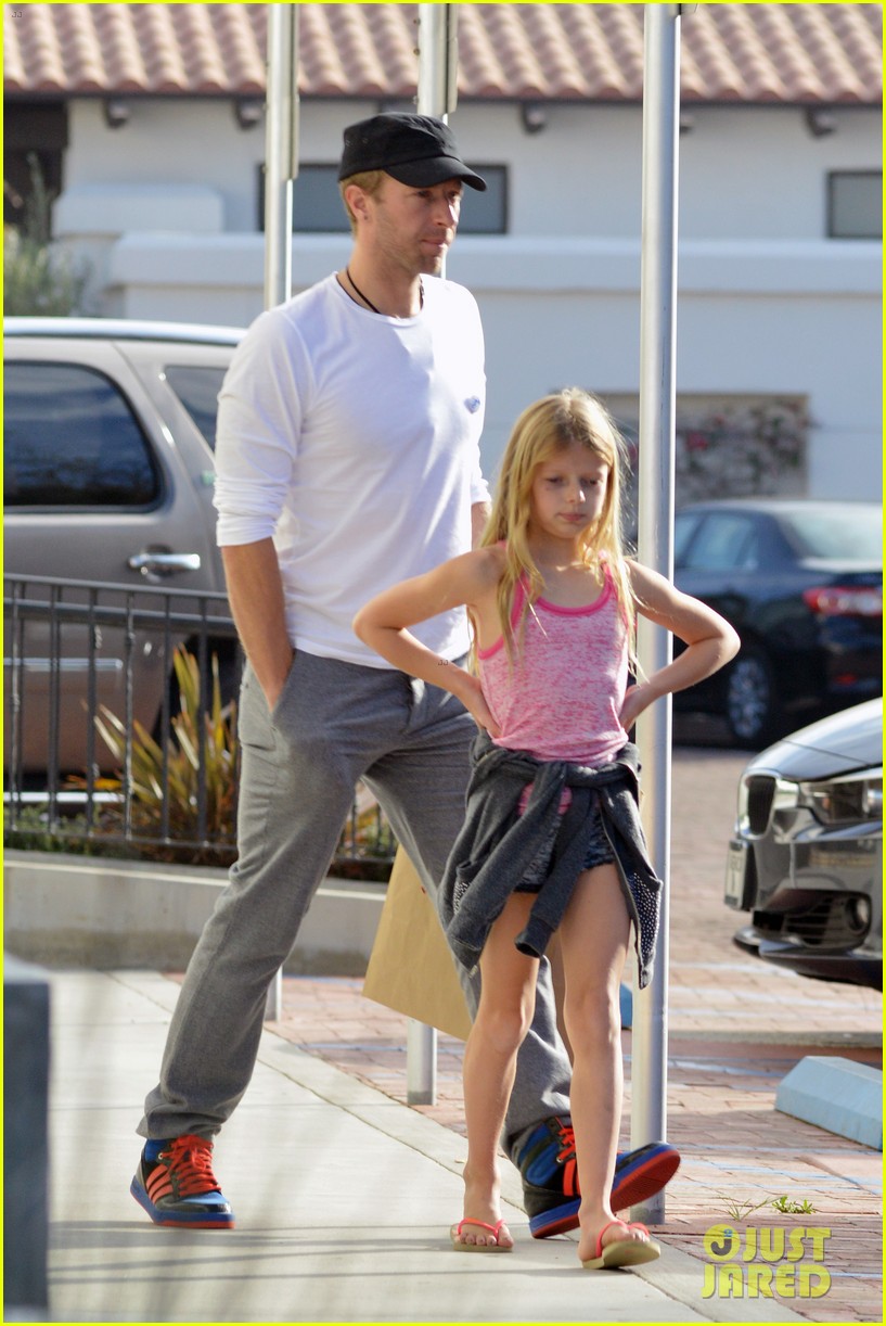 Chris Martin: Father-Daughter Day with Apple!: Photo 3040628 | Apple ...