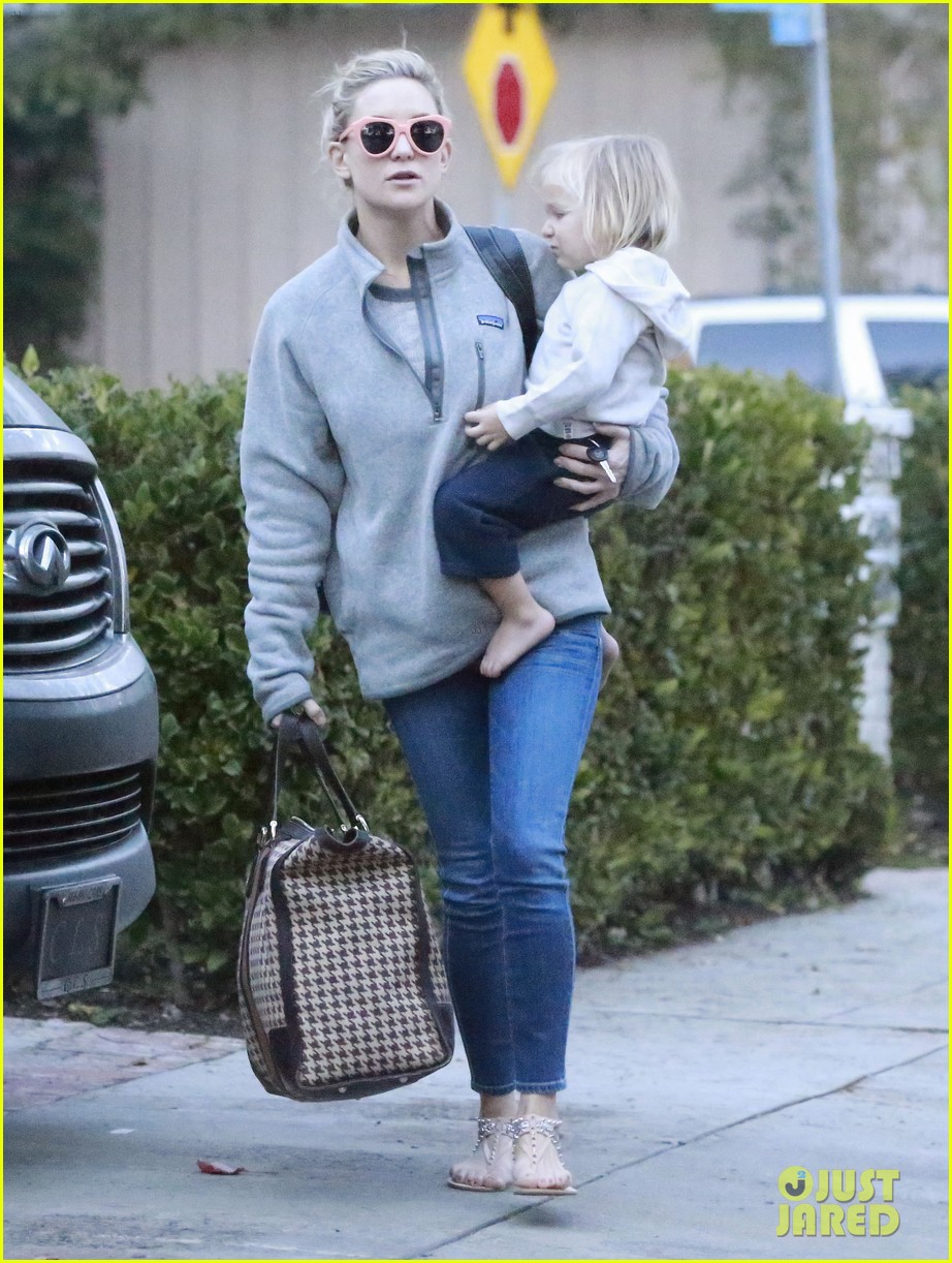 Kate Hudson: Family Day at Brother Oliver's House!: Photo 3022978 ...