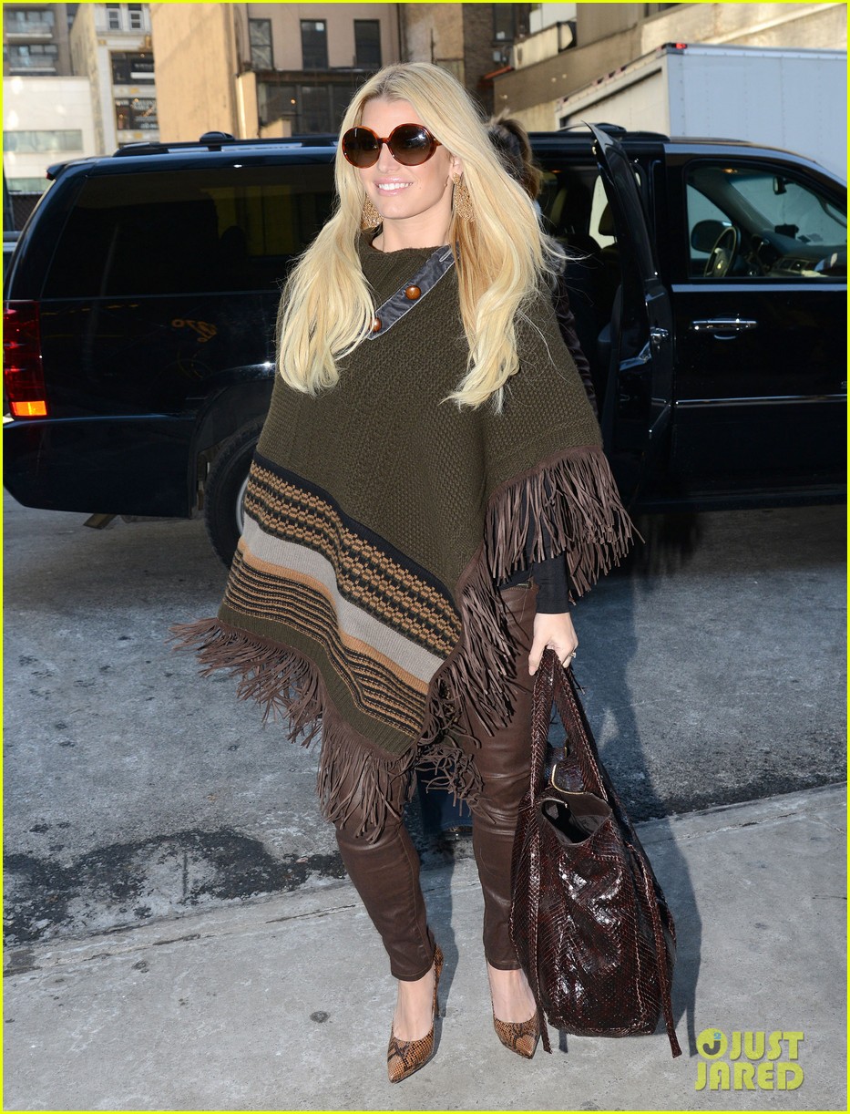 Jessica Simpson Models Slim Figure for Jessica Simpson Collection Piece ...