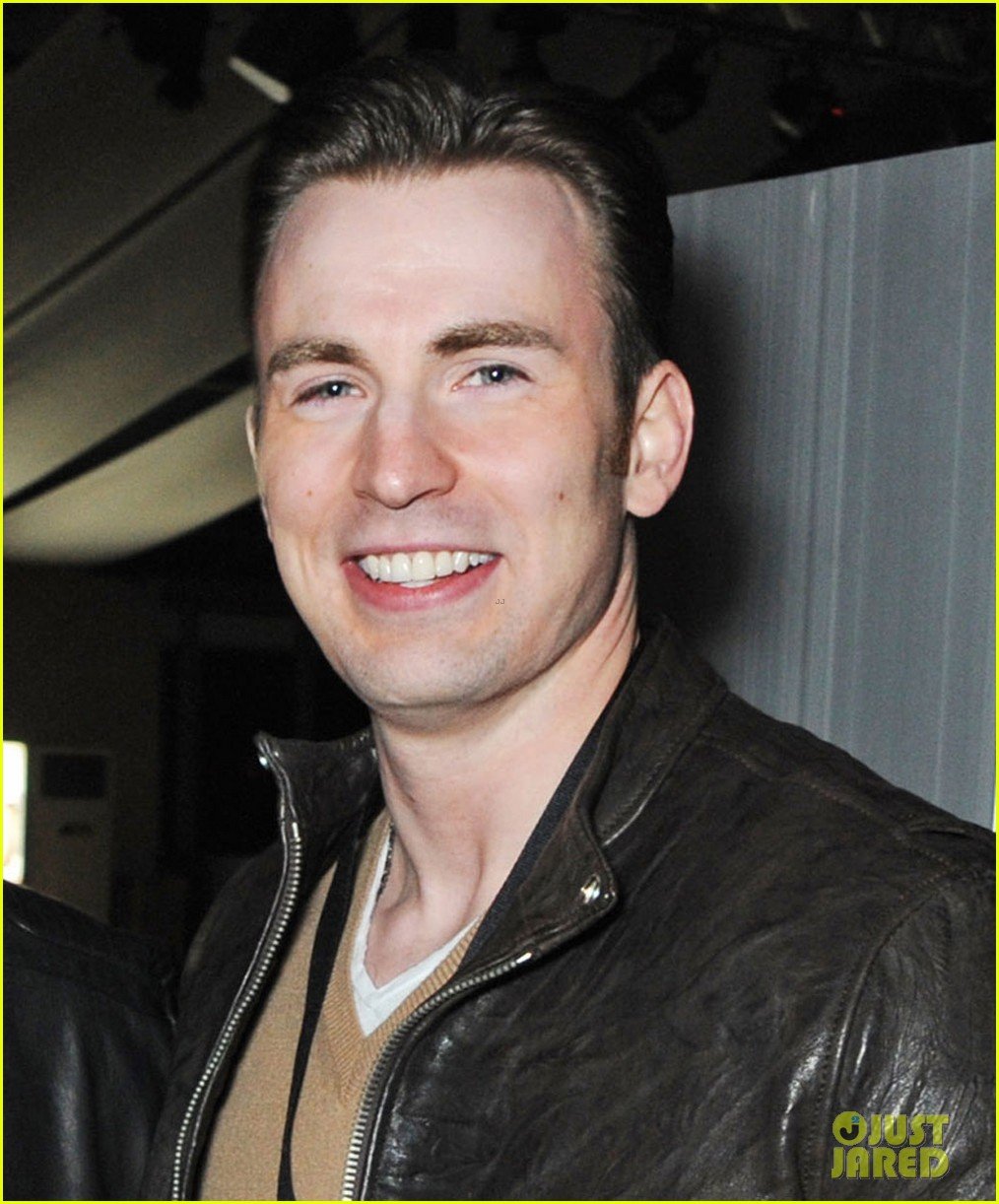 Chris Evans Shaves His Beard Off & Captain America is Back!: Photo ...