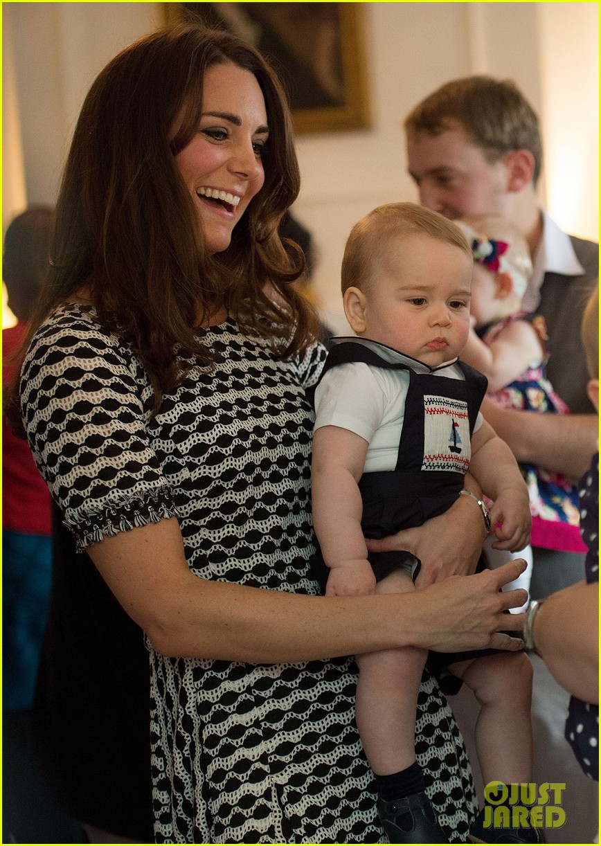 Kate Middleton & Prince George Enjoy Play Date with Other Parents ...
